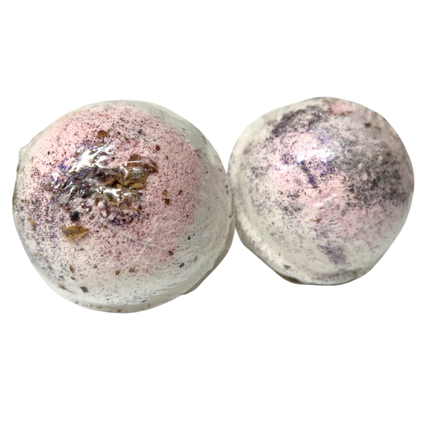 Raspberry Delight Bath Bomb – Amarillo Candle Company